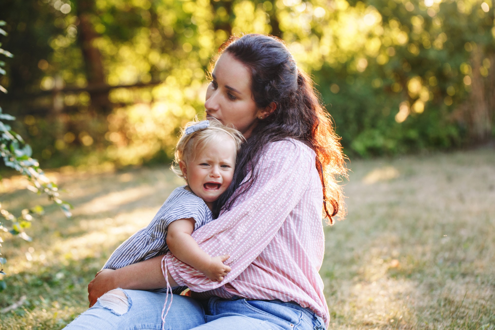 Baby weint - wie kann ich ein schreiendes Baby beruhigen? - Tipps